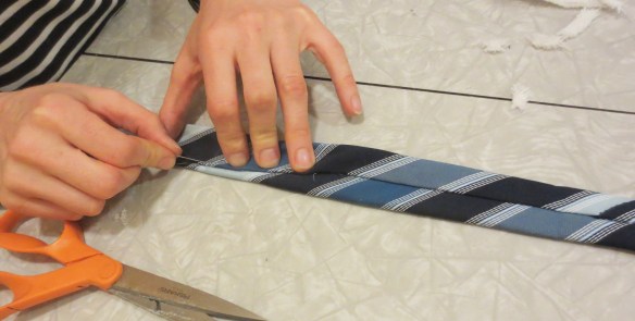 Just in Time for Mother’s Day: DIY D-Ring Fashion Belts | projectophile